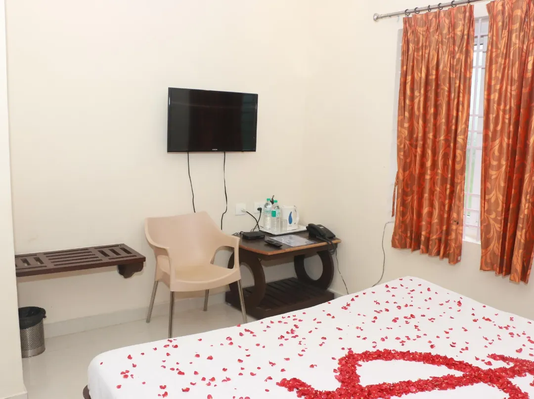 Hotel Dreams Paradise - Yercaud