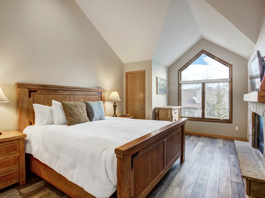 Private Hot Tub And Serene Wooded Views - Elegant Mountain Escape - Breckenridge, CO