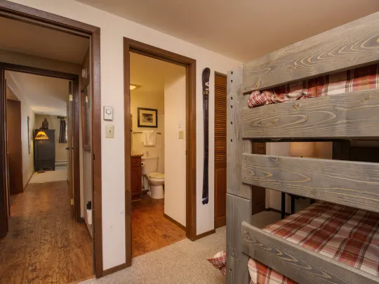 Spacious Accommodation With Fireplace And Forest View - Charming Retreat - Winter Park, CO