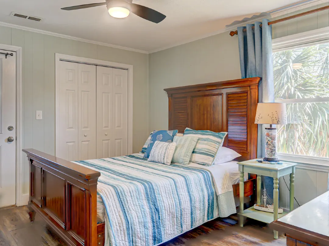 Spacious Fenced Backyard And Outdoor Shower - Charming Coastal Retreat - Carolina Beach, NC