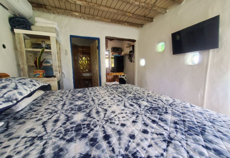 Cozy Rustic 1BR Cottage - Free Parking, WiFi w/ Pool & Beach Access ...