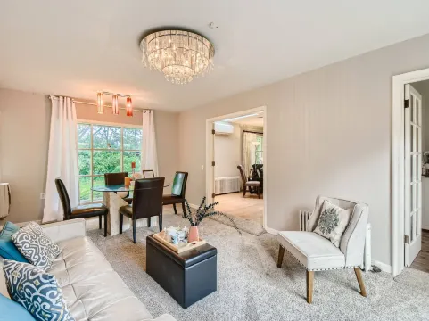 Charming Single Level 4 Bedrooms Gresham Home Near Pdx, Edgefield And Mt Hood - Troutdale, OR