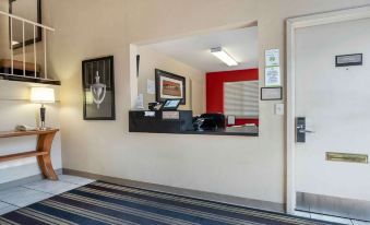 Suburban Studios Indianapolis Northwest - College Parks, Indianapolis ...