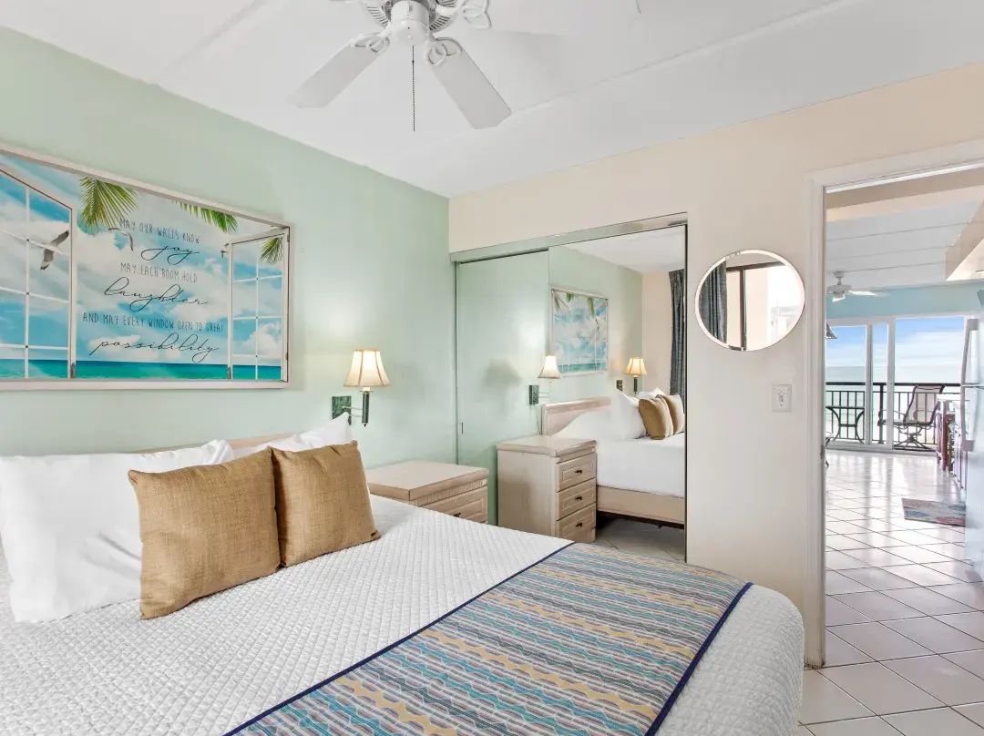 Fabulous Ocean View And Full Kitchen - Stunning Balcony Suite - Crescent Beach, FL