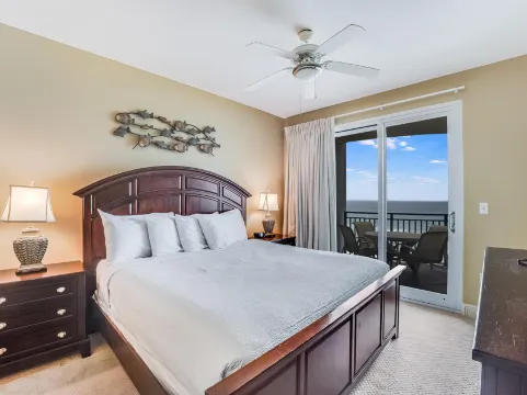 Sterling Breeze 906 - Panama