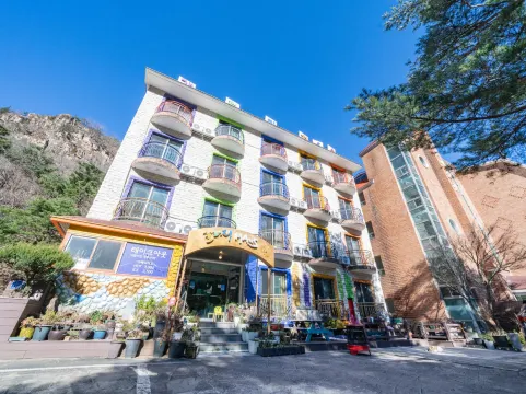 Donghae Gallery Haus - Samcheok-si