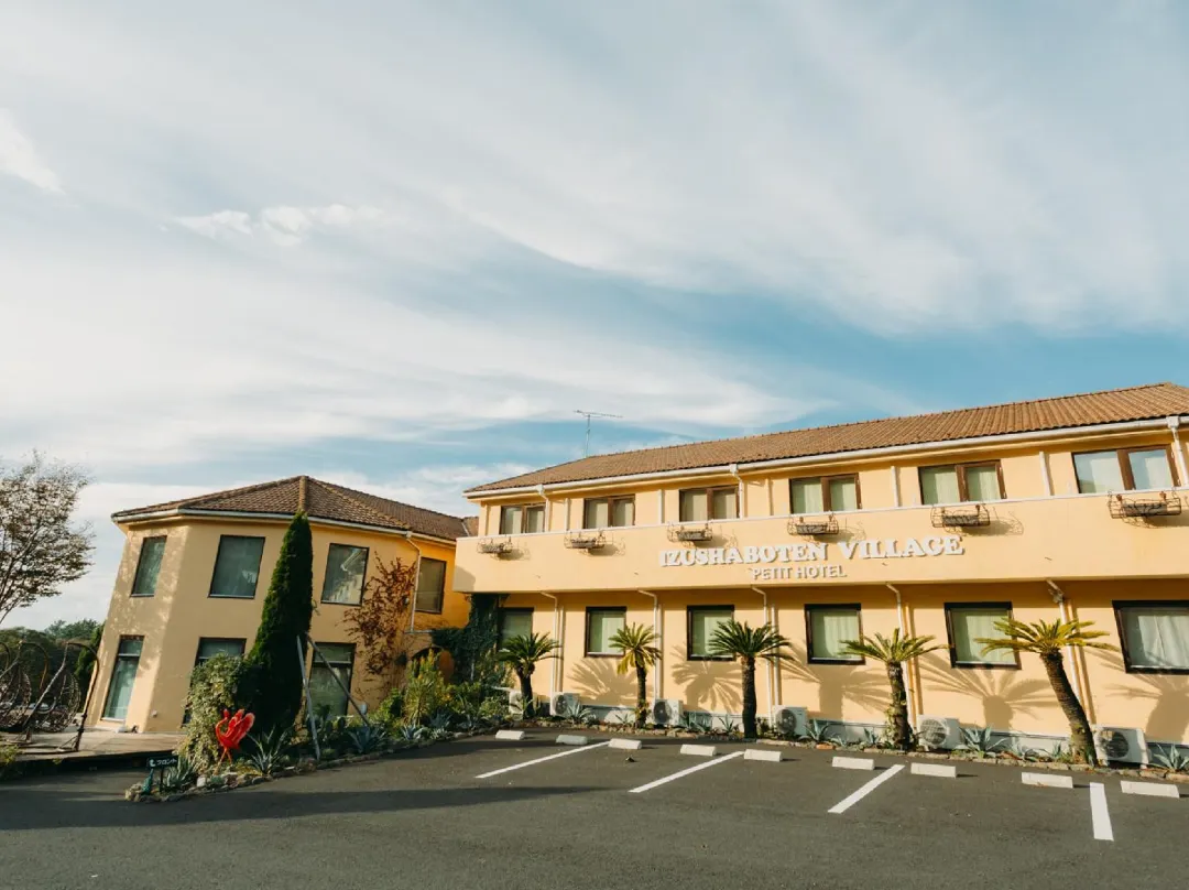 Petit Hotel Izu Shabotenvillage - Itō