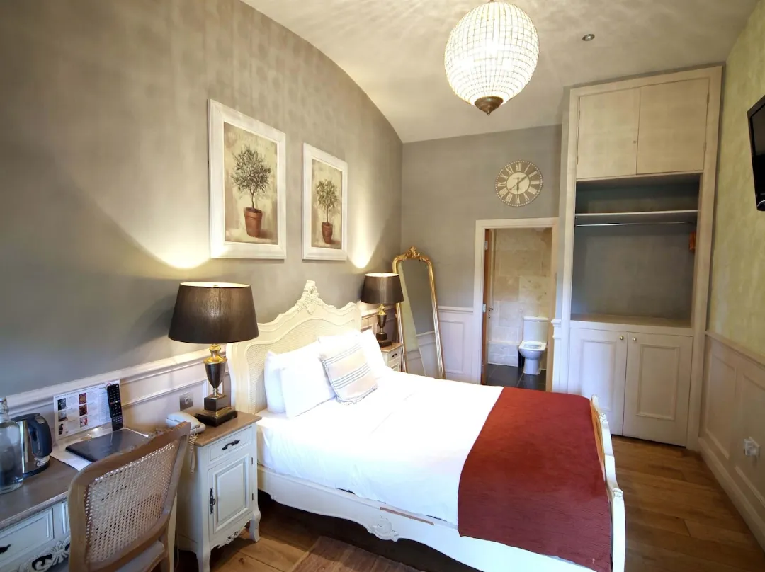The Crown At Playhatch - Reading