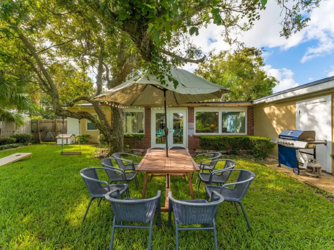 Hot Tub And Backyard Oasis - Stunning Coastal Escape - Atlantic Beach, FL