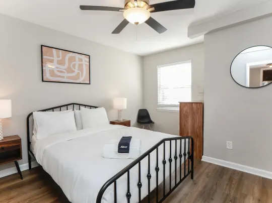 Beach Access And Gorgeous Views - Charming Coastal Haven - Hampton, VA