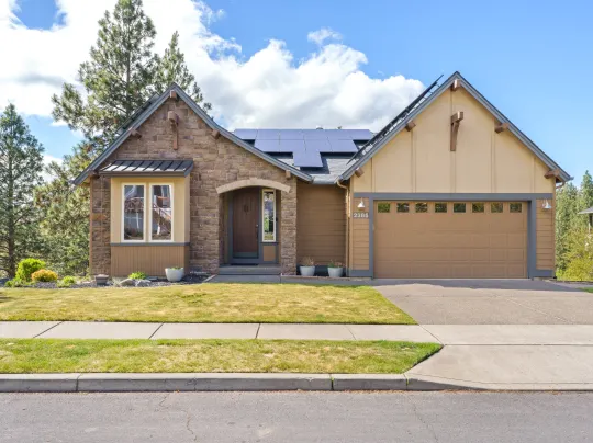 Mountain Views And Pool Table - Spacious Family Retreat - Bend, OR
