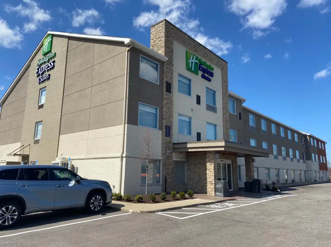 Holiday Inn Express & Suites Elyria - Oberlin, OH