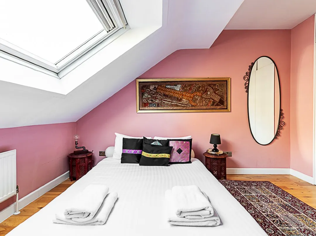 Stylish Spacious 3-bed Home In Vibrant Bow - Stratford
