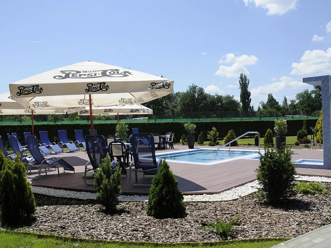 Garden Hotel Wellness éS Konferencia - Szolnok