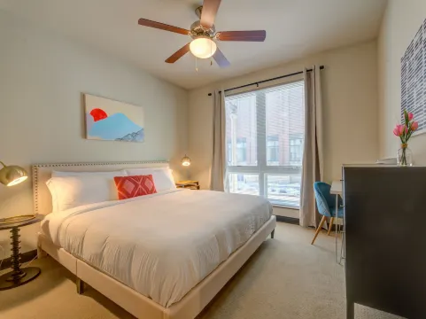 Kasa Westown Milwaukee - Milwaukee, WI