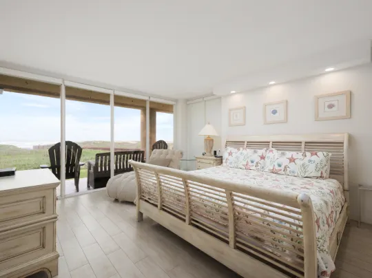 Beachfront Access And Stunning Ocean Views - Charming Coastal Haven - South Padre Island