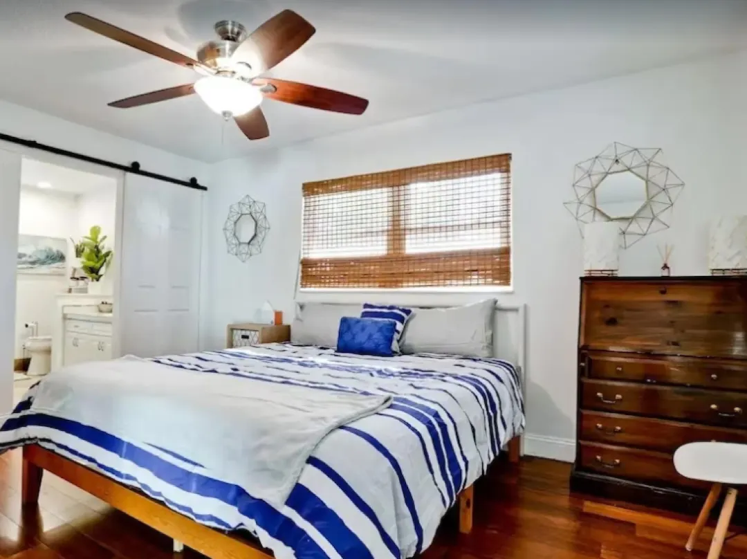 Tropical Oasis With Pool And Hot Tub - Charming Family Retreat - Anna Maria Island, FL