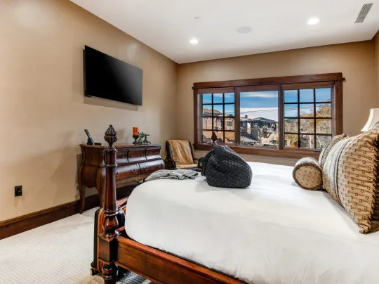 Ski-in Ski-out Access And Heated Pool - Charming Rustic Retreat - Park City, UT