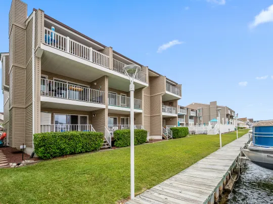 Bayside Views And Sparkling Pool Access - Stunning Serene Escape - Ocean City, MD