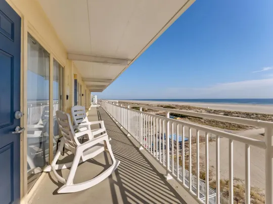 Stunning Sunrise And Pool Access - Beautiful Oceanfront Retreat - Stone Harbor, NJ