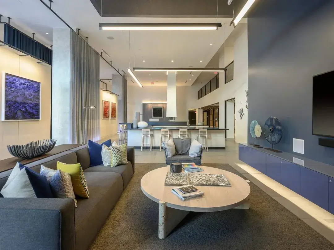 Luxury 2br Retreat With Pool & Fitness Center - Dorchester, MA
