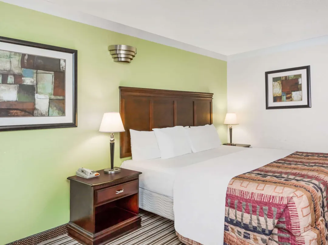 Days Inn By Wyndham Oneonta Al