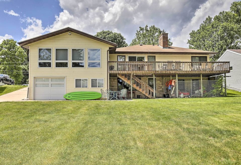 'Cumberland Retreat' w/ Lakefront Yard & Dock,Cumberland - Updated 2024 ...