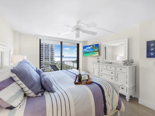 Expansive Balcony And Beach Essentials - Spectacular Ocean View Haven - Marco Island, FL