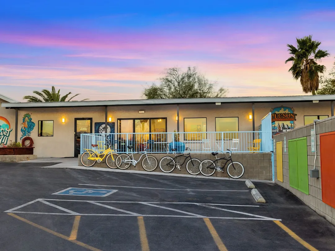 Hotel Mccoy - Art, Coffee, Beer, Wine - Tucson, AZ