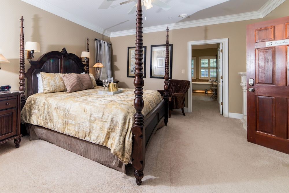 Pleasanton Courtyard B&b - Union City, GA