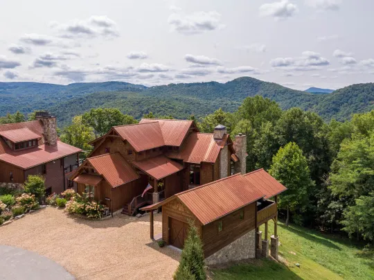 Hot Tub And Outdoor Fireplace With Scenic Views - Inviting Mountain Haven - Sugar Mountain, NC