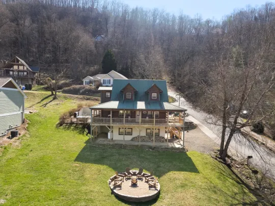 Mountain View And Hot Tub - Stunning Smoky Mountain Haven - Maggie Valley, NC