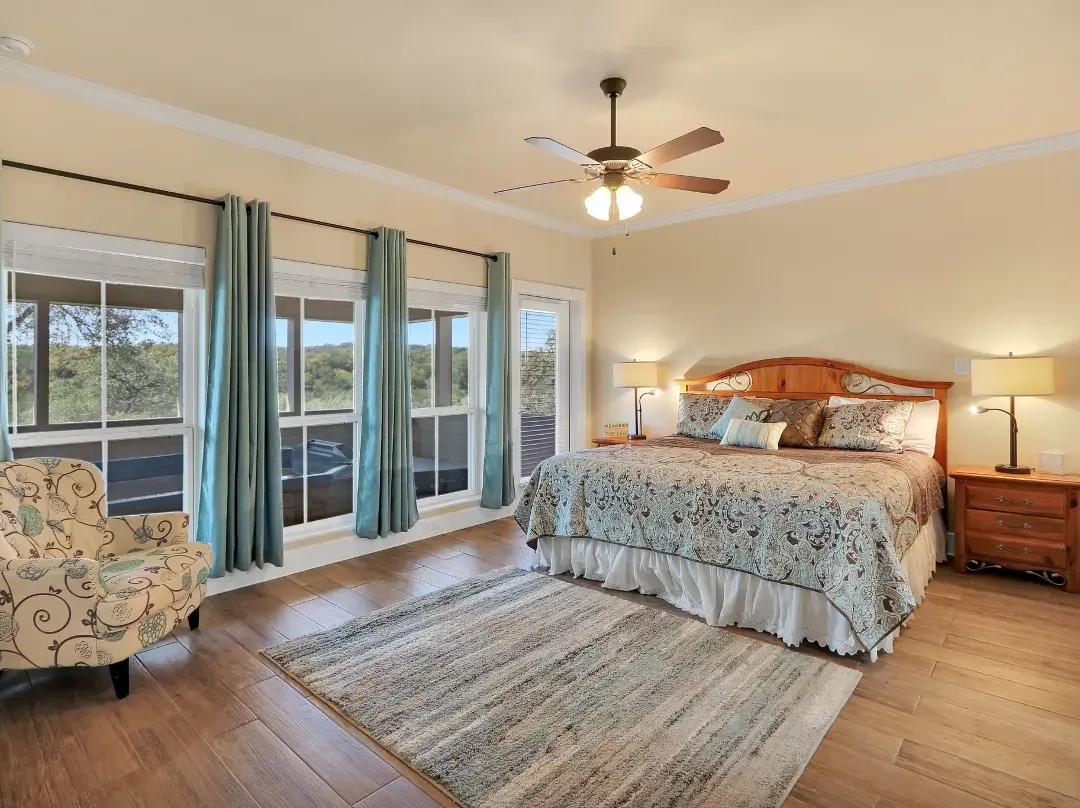 Unique Layout With Swim Spa And Privacy - Stunning Hill Country Retreat - Canyon Lake, TX