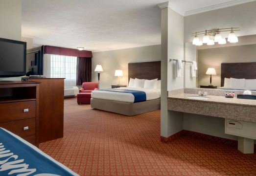 Days Inn by Wyndham Whitmore Lake,Green Oak Township - Updated Prices ...