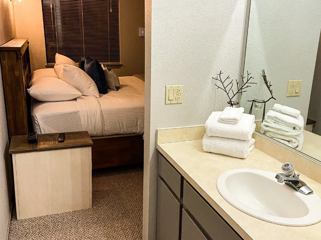 Game Room, Jacuzzi And Convenient Amenities - Charming Ski Retreat - Brian Head