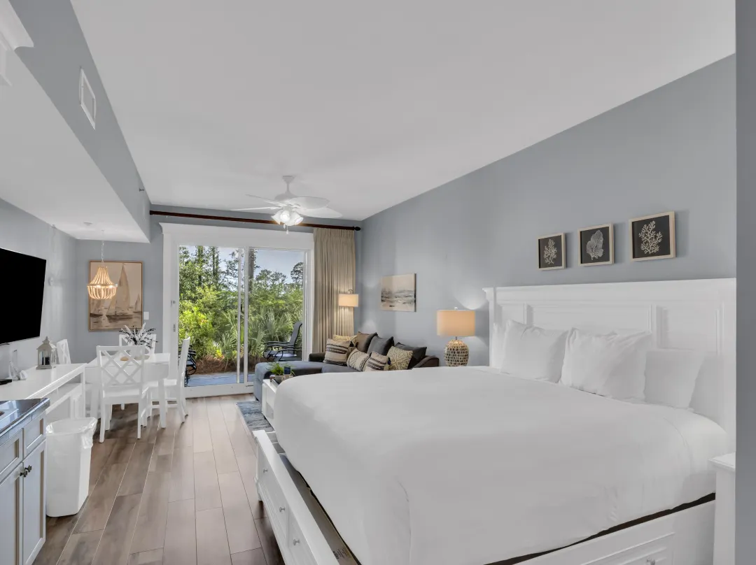 Private Patio And Golf Cart Access - Inviting And Charming - Miramar Beach, FL