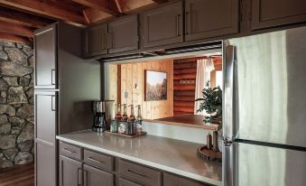 Hot tub Sauna Fire pit Pool Table Arcade Games Relax in Black Mtn ...