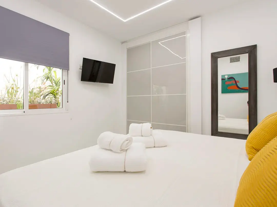 Santuario De Dalí En Granada Parking Privado Gratuito - Grenada