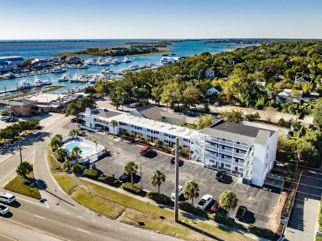 Coastal Retreat With Inviting Community Pool - Stylish Escape - Wrightsville Beach, NC