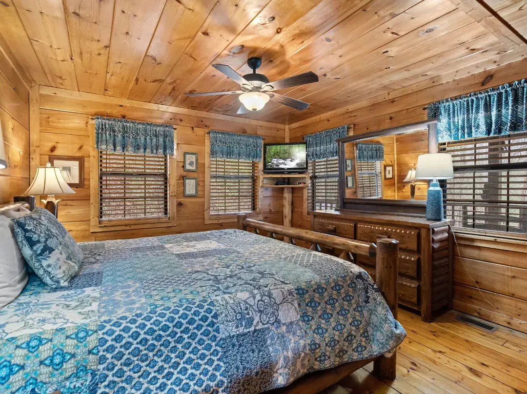 Hot Tub And Community Pool - Charming Mountain Escape - Townsend, TN