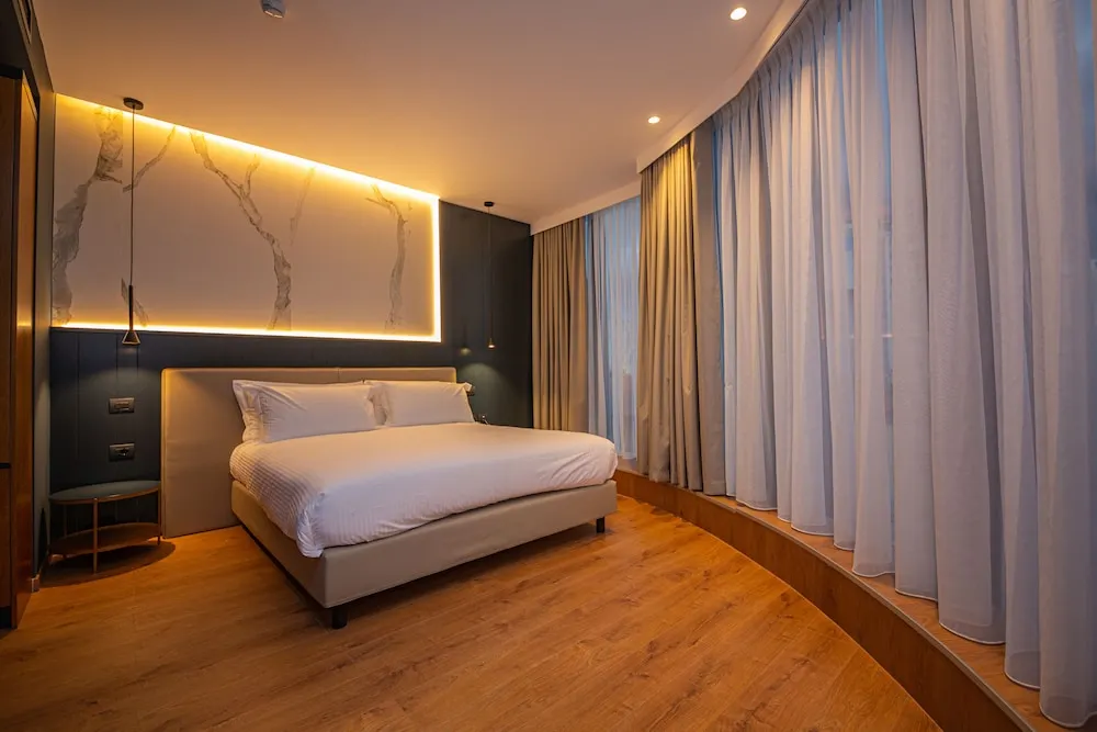 Black Diamond Hotel - Tirana