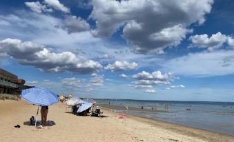 Beach Road Hampton Holidays, Hampton - 2025 Latest Prices & Deals ...