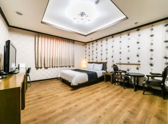 Modern Business Hotel - Gumi-si