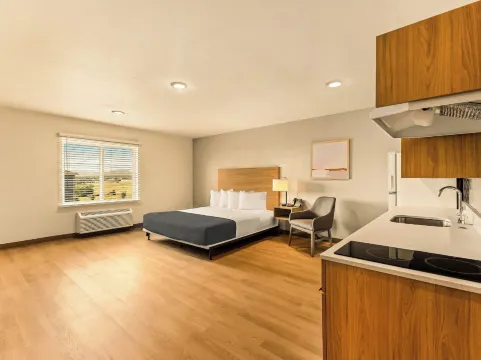 Livaway Suites Seattle-renton - Renton, WA