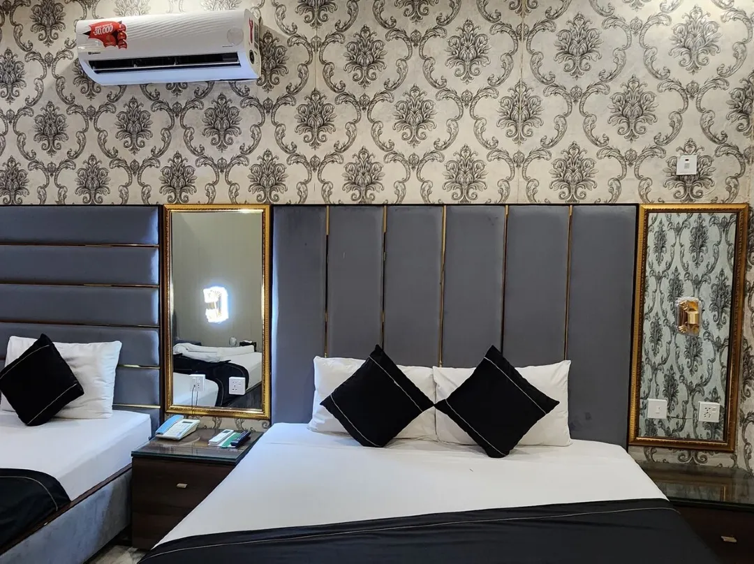 Red Fort Hotel Gulberg - Lahore