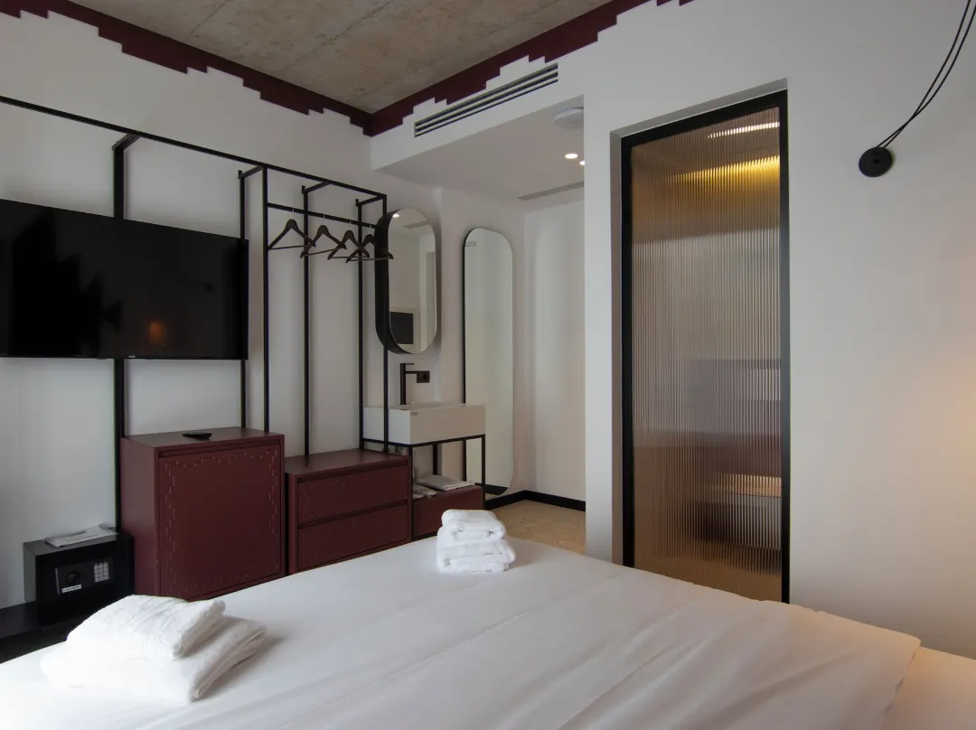 Bazaar Hotel - Tirana