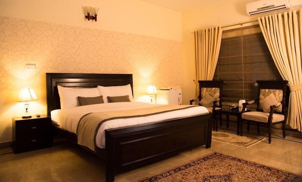 M.winner Guest House - Karachi