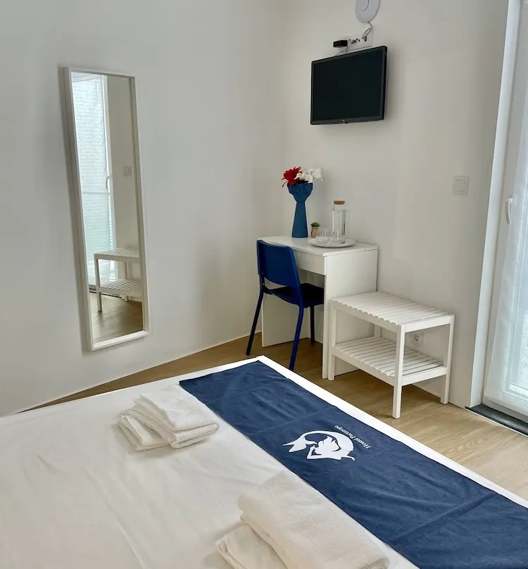Partenope Hostel And Suites - Angra do Heroísmo
