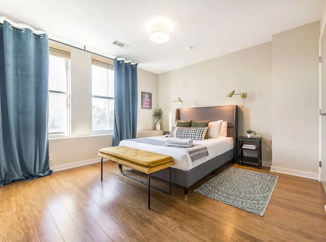 Modern Comfort And Gourmet Kitchen - Chic Music-inspired Retreat - Macon, GA