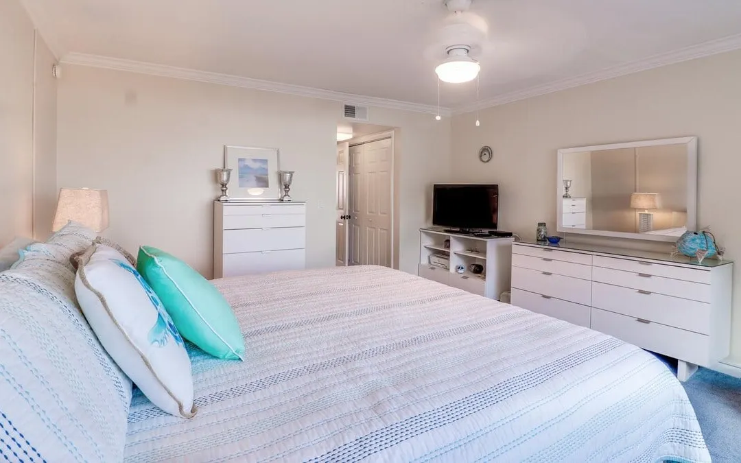 Ocean View And Pool Access - Spectacular Beachfront Haven - New Smyrna Beach, FL